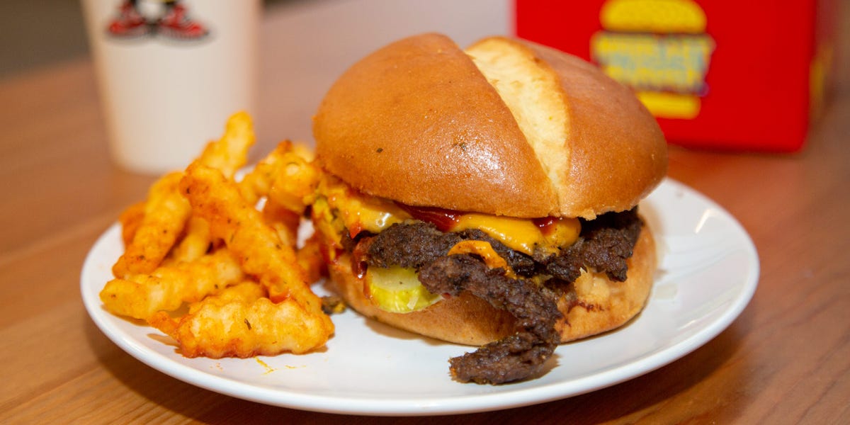 I went to YouTube star MrBeast's massively popular new burger ...