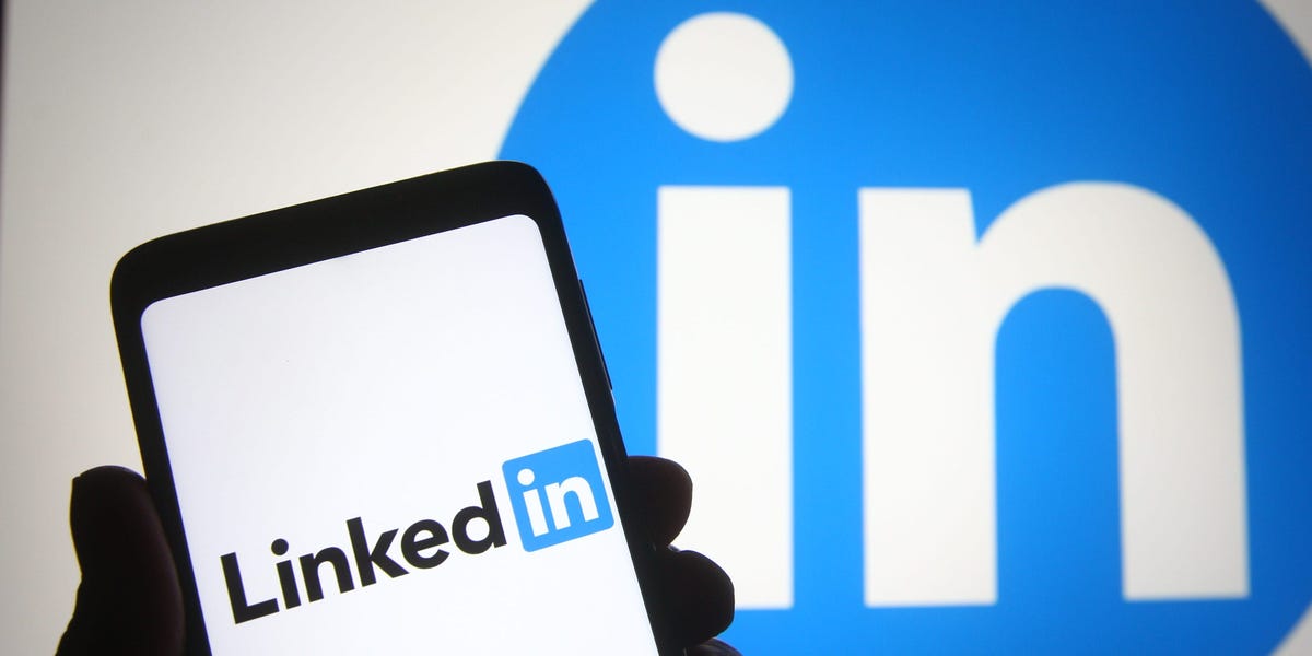 How read receipts work on LinkedIn, and how to turn them on or off ...