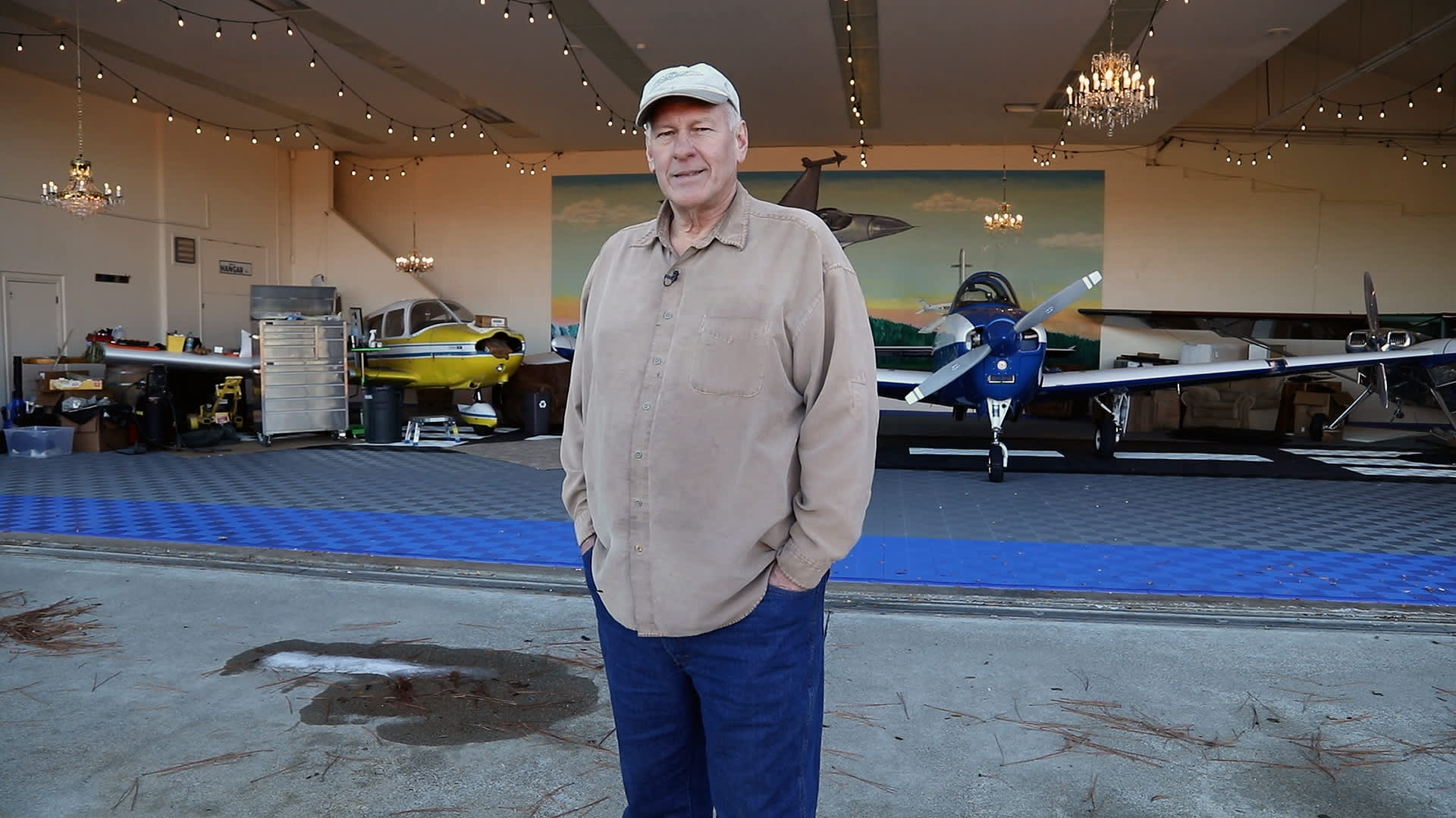 69-year-old pilot pays $4,000/month to live in a residential airpark ...