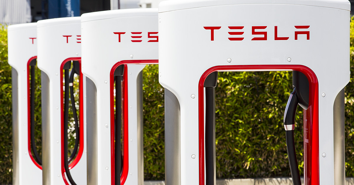 Tesla introduces new fee to limit congestion at Superchargers | The ...