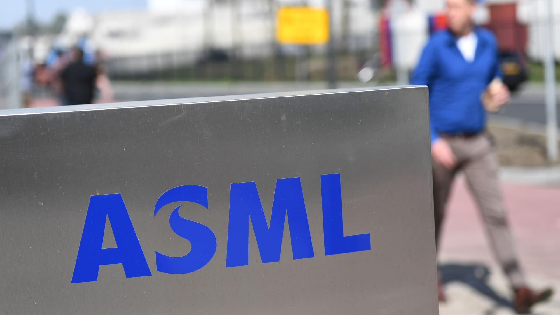 Critical chip firm ASML posts 30% surge in full-year revenue but ...