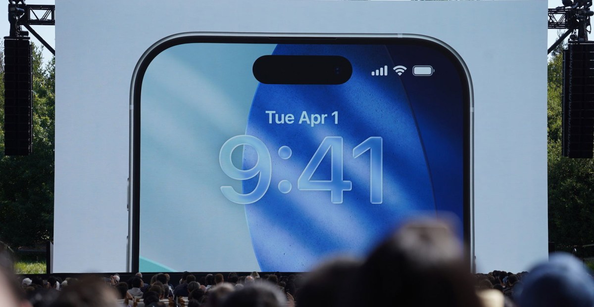 Apple heard your complaints about the Liquid Glass Control Center | The ...